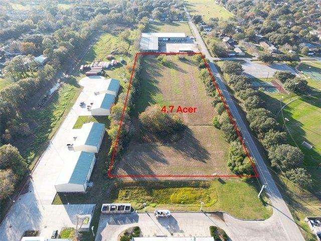 Southgate Dr, Rosenberg, TX 77471