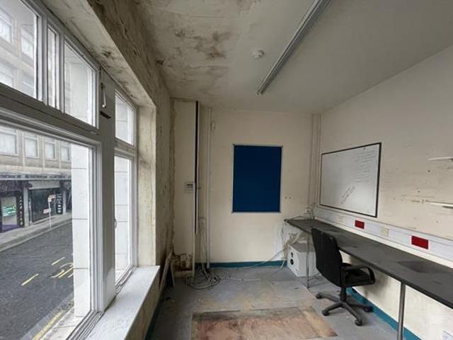 Southgate, First Floor, Office To Lease
