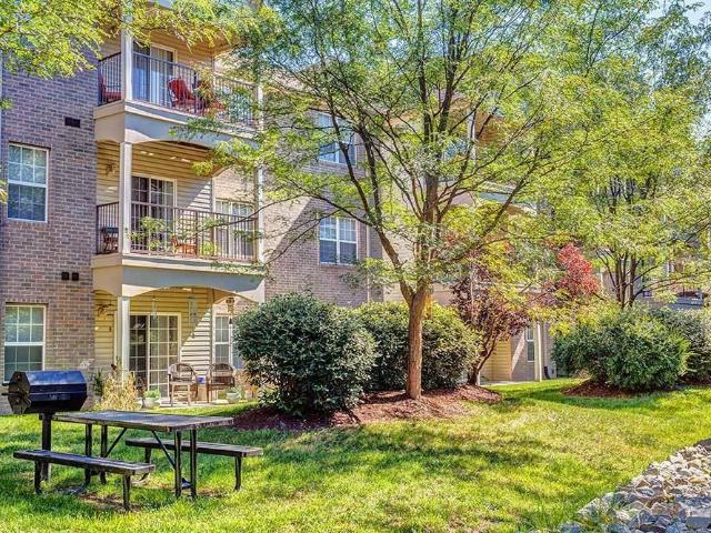 Southgate Landing 1 Bedroom Apartment for Rent at 10960 Southgate Manor Dr, Louisville, KY 40229