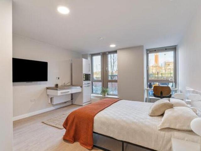 Southgate,selly Oak, Studio Flat For