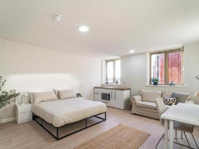 Southgate,selly Oak, Studio Flat For
