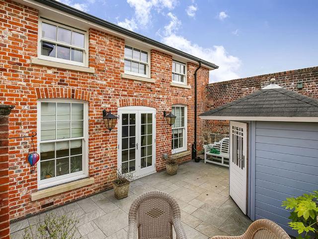 Southgate Street, Winchester SO23, 3 bed detached house to rent, £4,000 pcm | PrimeLocation