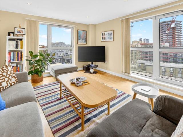 Southgate Road, Islington, London, N1 2 bed apartment to rent £3,400 pcm £785 pw