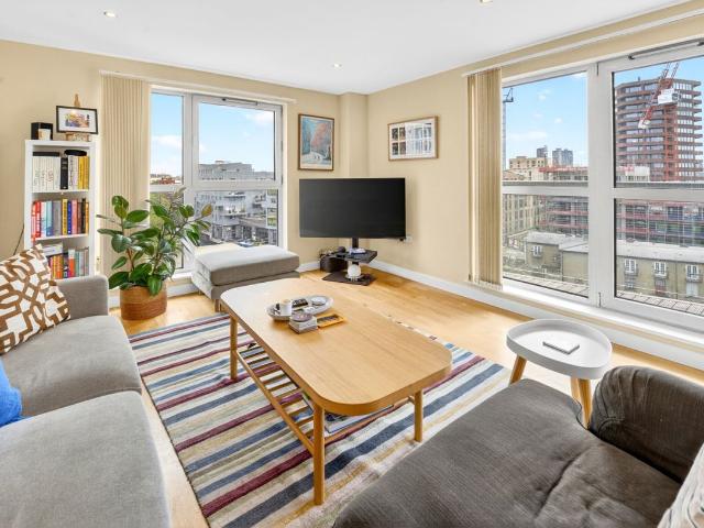 Southgate Road, Islington, London N1, 2 bed flat to rent, £3,400 pcm | PrimeLocation