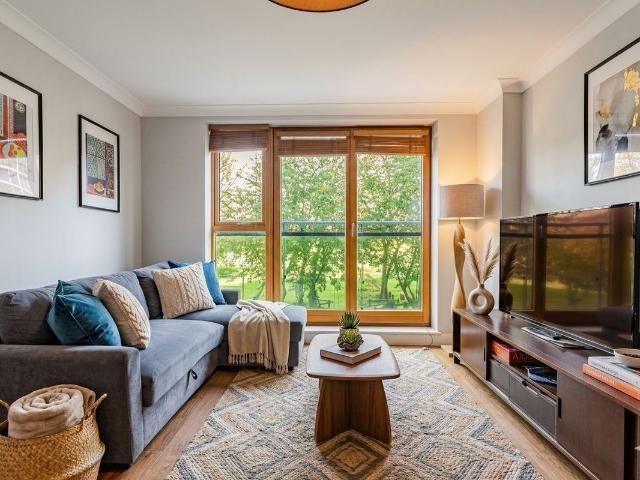 Southgate Road, London N1, 3 bed flat to rent, £3,850 pcm | PrimeLocation