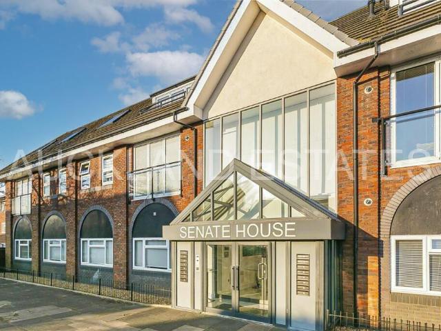 Southgate Road, Potters Bar EN6, 2 bed flat to rent, £1,850 pcm | PrimeLocation