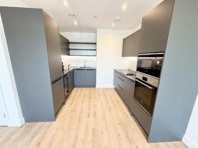Southlake Road, London SE28 2 bed apartment to rent £2,200 pcm £508 pw