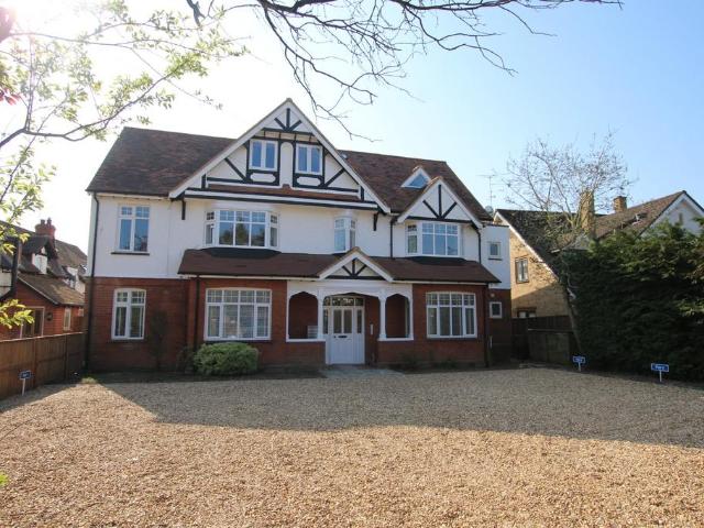 Southlands Road, Berkshire RG40 1 bed apartment to rent £1,395 pcm £322 pw