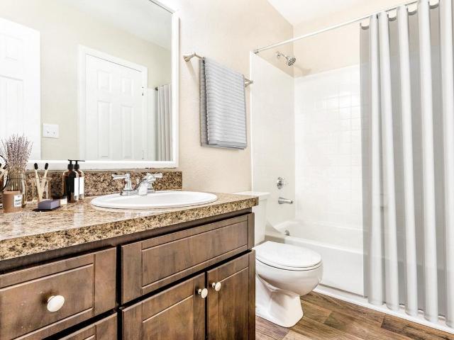 Southpark Commons Apartment Homes 1 Bedroom Apartment for Rent at 4401 Hamptonridge Dr, Charlotte, NC 28210 Sharon Woods