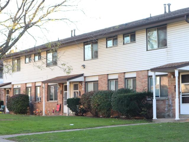Southridge Park 3 Bedroom Apartment for Rent at 79 Warwick Ct, Jackson, MI 49203