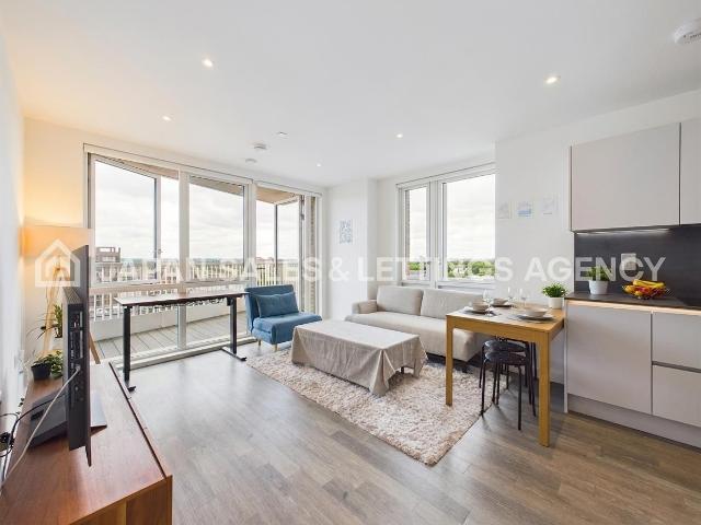 Southsea Heights, Hanbury Road Acton W3, 1 bed flat to rent, £2,000 pcm | PrimeLocation