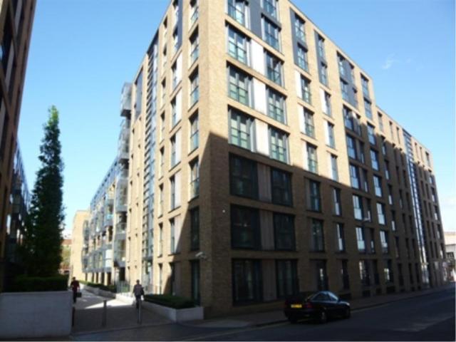 Southside, Chinese Quarter 2 bed apartment to rent £1,025 pcm £237 pw