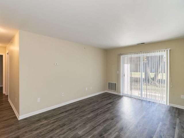 Southtree Apartments Southtree LLC 1 Bedroom Apartment for Rent at 1306 1306 E. Miller Road / 6114 Beechfield Dr, Lansing, MI 48911