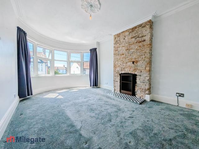 Southview Drive, Westcliff On Sea SS0, 1 bed flat to rent, £995 pcm | PrimeLocation
