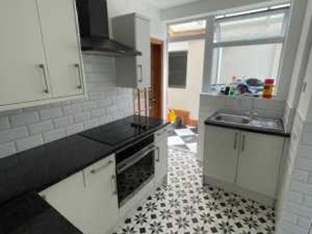 Southville 2 Bedroom Garden Flat No Fees