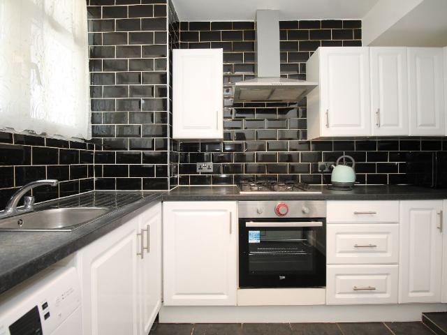 Southwater Close, Limehouse E14, 3 bed maisonette to rent, £2,900 pcm | PrimeLocation