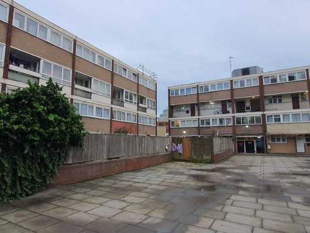 Southwater Close, London E14, 4 bed maisonette to rent, £3,000 pcm | PrimeLocation