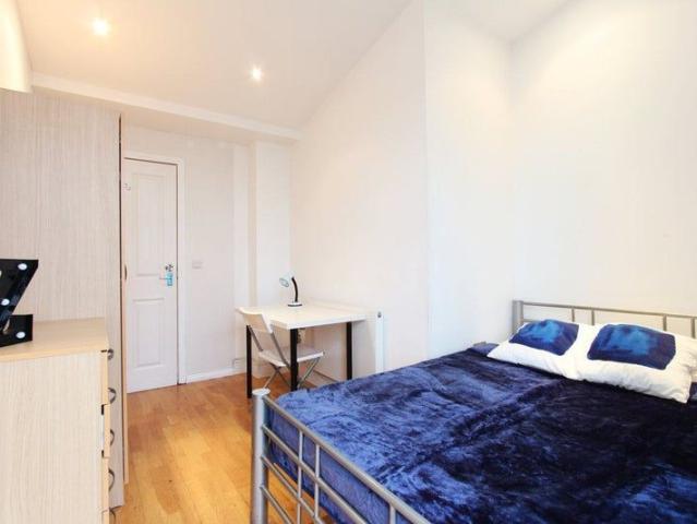 Southwater Close, London E14, Room to rent, £965 pcm | PrimeLocation