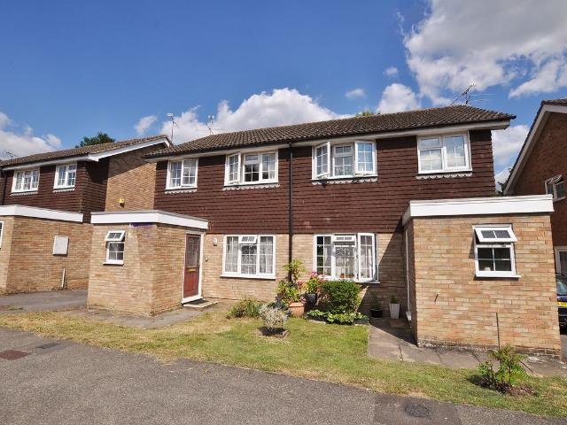 Southway, Guildford, Surrey GU2, 4 bed semi detached house to rent, £2,600 pcm | PrimeLocation