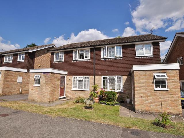 Southway, Guildford, Surrey, GU2 4 bed semi detached house to rent £2,600 pcm £600 pw