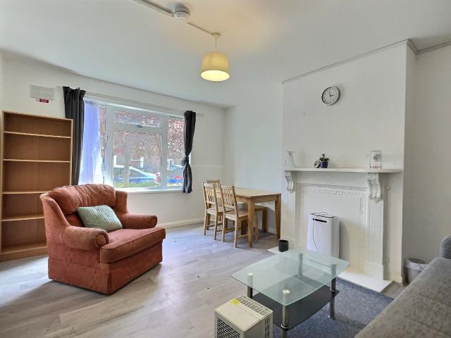 Southwell Road, Camberwell, London, SE5 Century 21 United Kingdom
