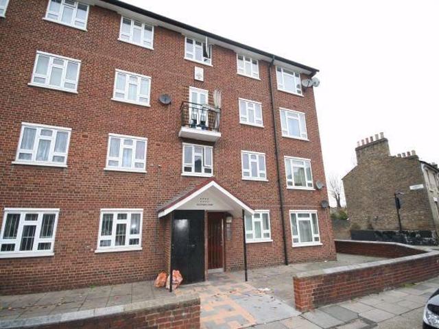 Southwell Road, Camberwell SE5 3 bed property to rent £2,800 pcm £646 pw