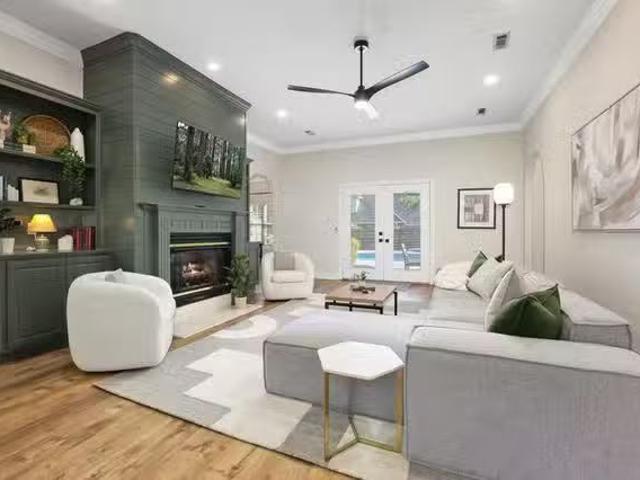 Southwest Clover Court