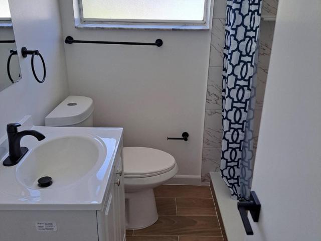 Southwest Jacksonville Home with Fast Internet an