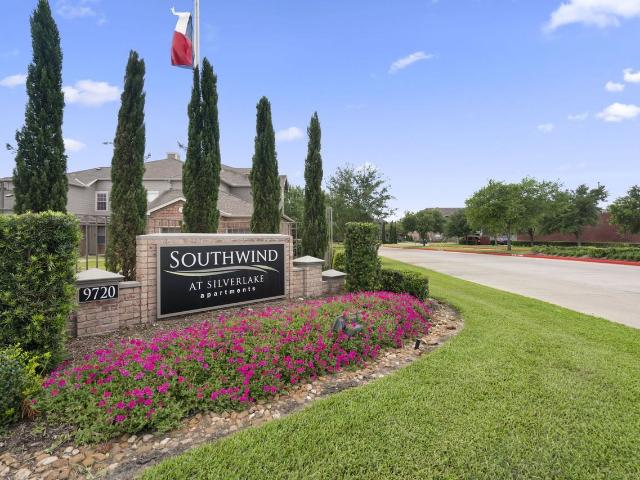 Southwind at Silverlake 1 Bedroom Apartment for Rent at 9720 Broadway St, Pearland, TX 77584
