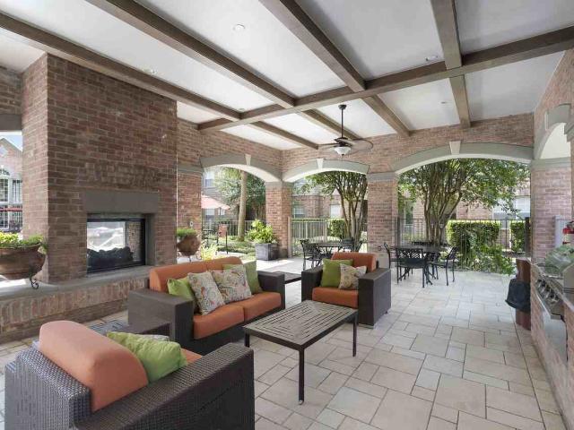 Southwind at Silverlake 3 Bedroom Apartment for Rent at 9720 Broadway St, Pearland, TX 77584