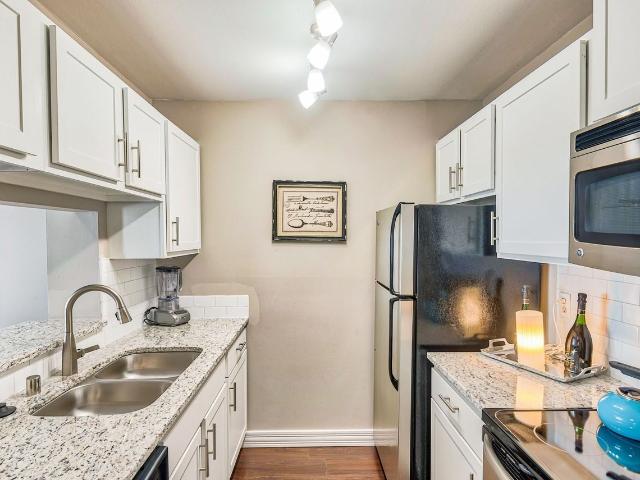 Southwind Village 1 Bedroom Apartment for Rent at 15025 Greenhaven Dr, Burnsville, MN 55306