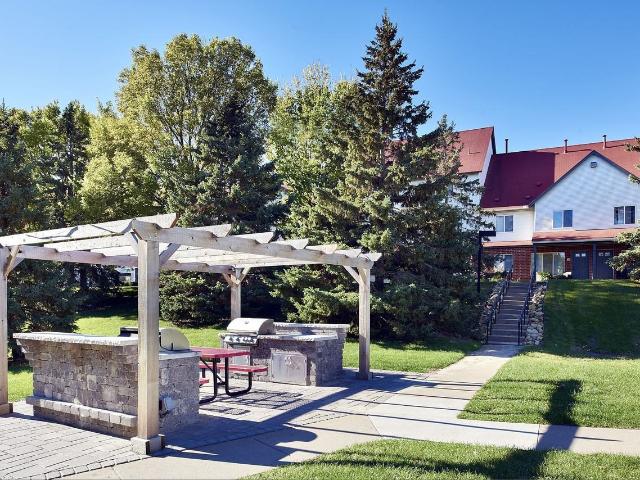 Southwind Village 2 Bedroom Apartment for Rent at 15025 Greenhaven Dr, Burnsville, MN 55306