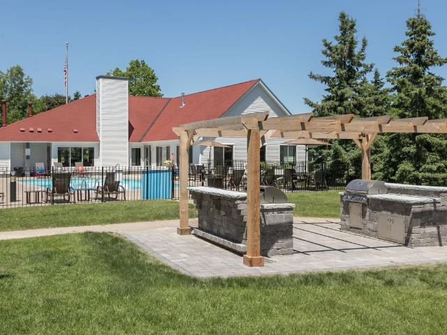 Southwind Village 3 Bedroom Apartment for Rent at 15025 Greenhaven Dr, Burnsville, MN 55306