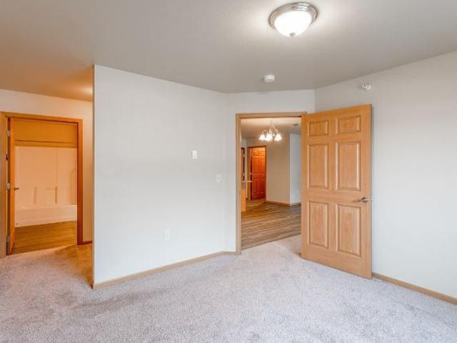Southwood Apartments 2 Bedroom Apartment for Rent at 3400 3414 3400 3414 11th St. SE/1111 37th Ave. SE, Minot, ND 58701