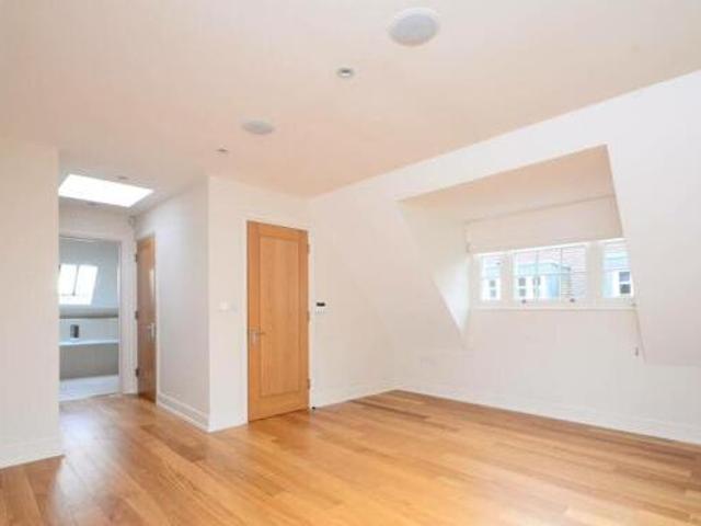 Southwood Avenue, Coombe, 5 Bedroom Detached