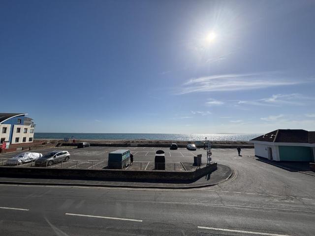 Southwood Road, Hayling Island, PO11 2 bed flat to rent £1,000 pcm £231 pw