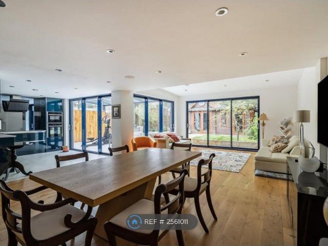 Southwold, Bracknell RG12, 4 bed detached house to rent, £2,995 pcm | PrimeLocation