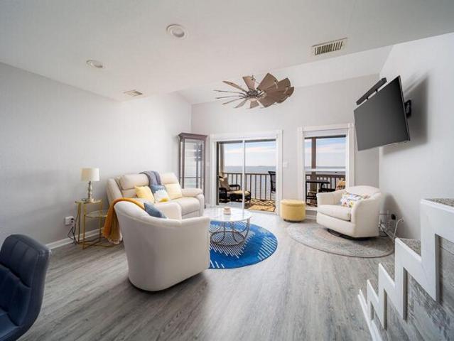 Soundside Dr Apt C, Gulf Breeze, Condo For Sale