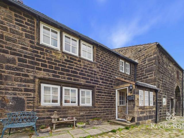 Sourhall Road, Lancashire OL14 4 bed semi detached house to rent £1,895 pcm £437 pw