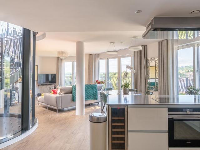 Sovereign Point, Bath, BA2