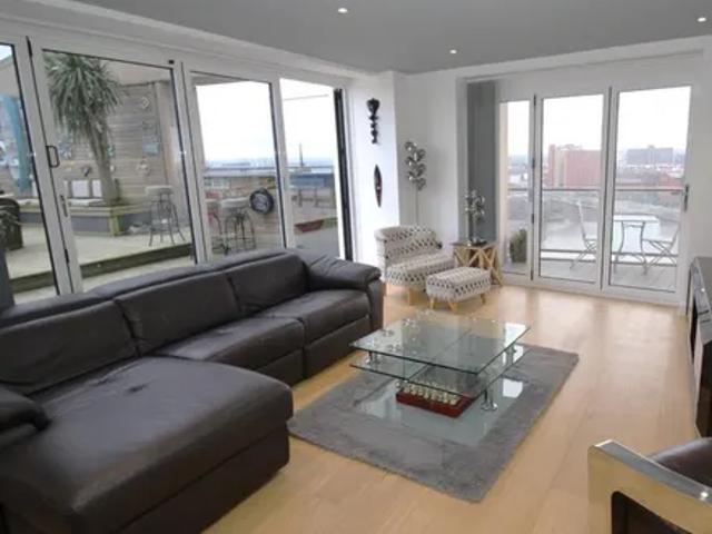Sovereign Point, The Quays, Salford, M50 3TY, United Kingdom | 2 bed apartment for rent #139403306 | Rentberry