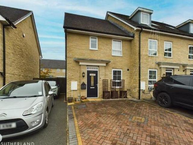 Sovereign Way, Chapel en le frith, 3 Bedroom Terraced