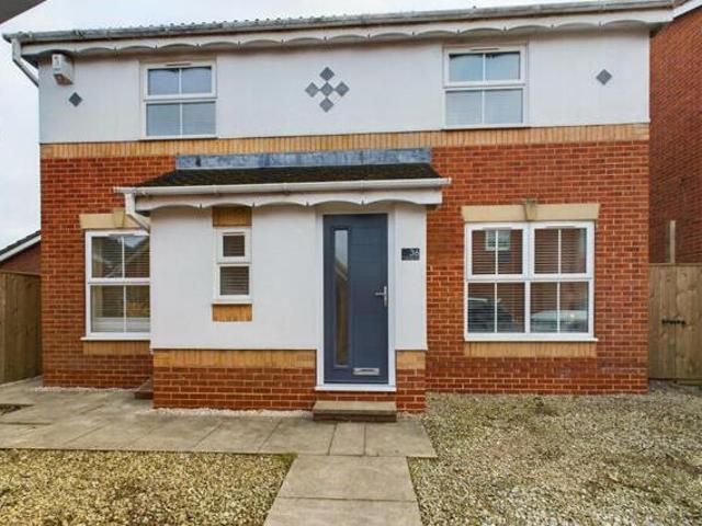 Sovereign Way, Kingswood, 3 Bedroom Detached