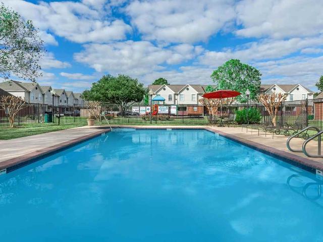 Sovereign Townhomes 2 Bedroom Apartment for Rent at 9888 United Dr, Houston, TX 77036 Sharpstown