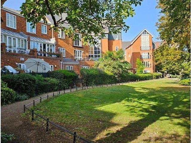 Sovereigns Quay, Bedford MK40, 2 bed flat to rent, £1,300 pcm | PrimeLocation