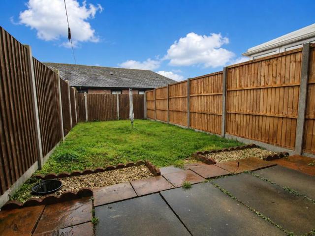 Slough 2 bed terraced house to rent £1,575 pcm £363 pw