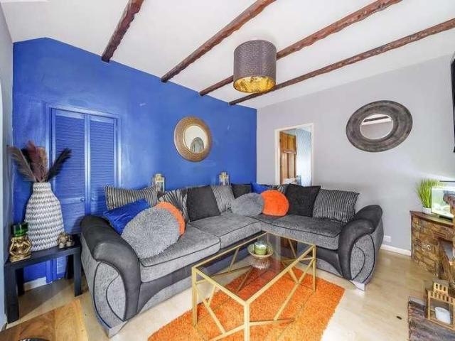 Slough, Berkshire, SL1