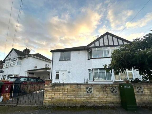 Slough, Berkshire, 4 Bedroom Semi detached