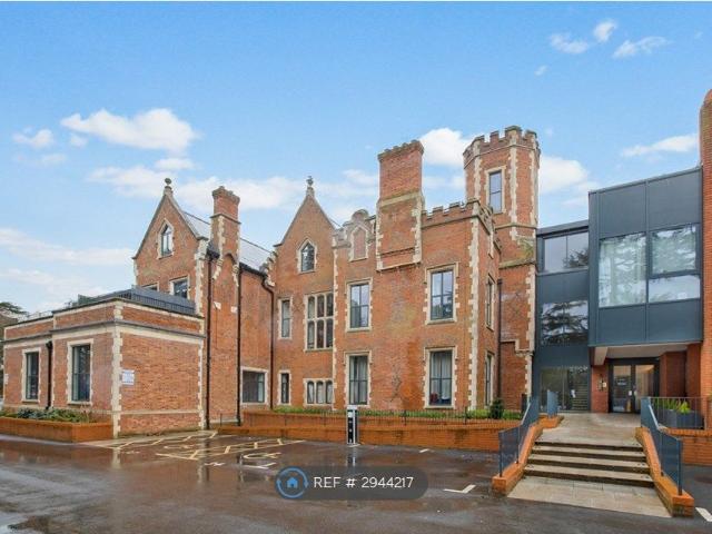 Slough, Slough SL1, 2 bed flat to rent, £1,600 pcm | PrimeLocation
