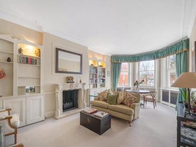 Sloane Court West, London, 2 Bedroom Flat